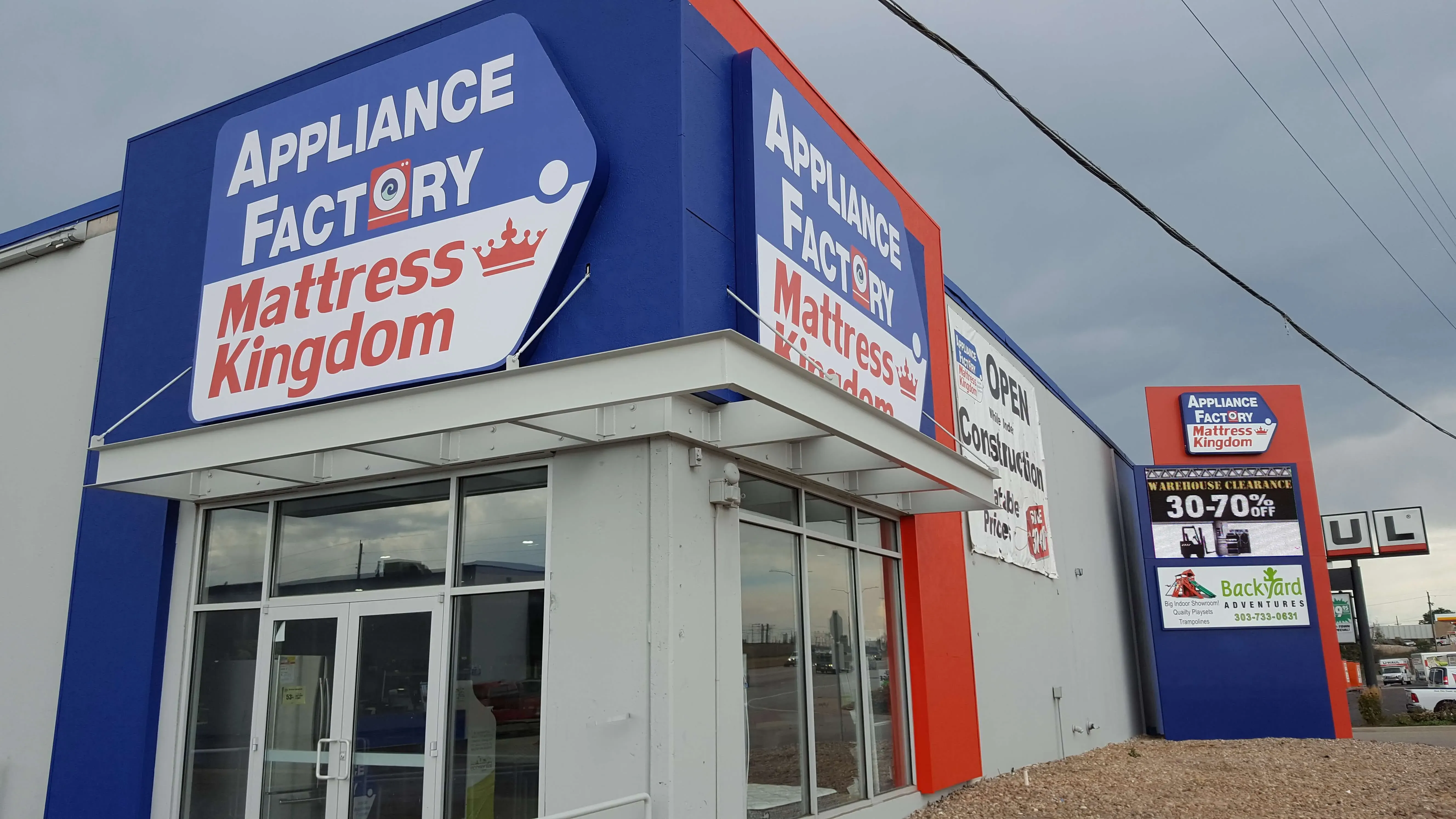 Factory appliance store store